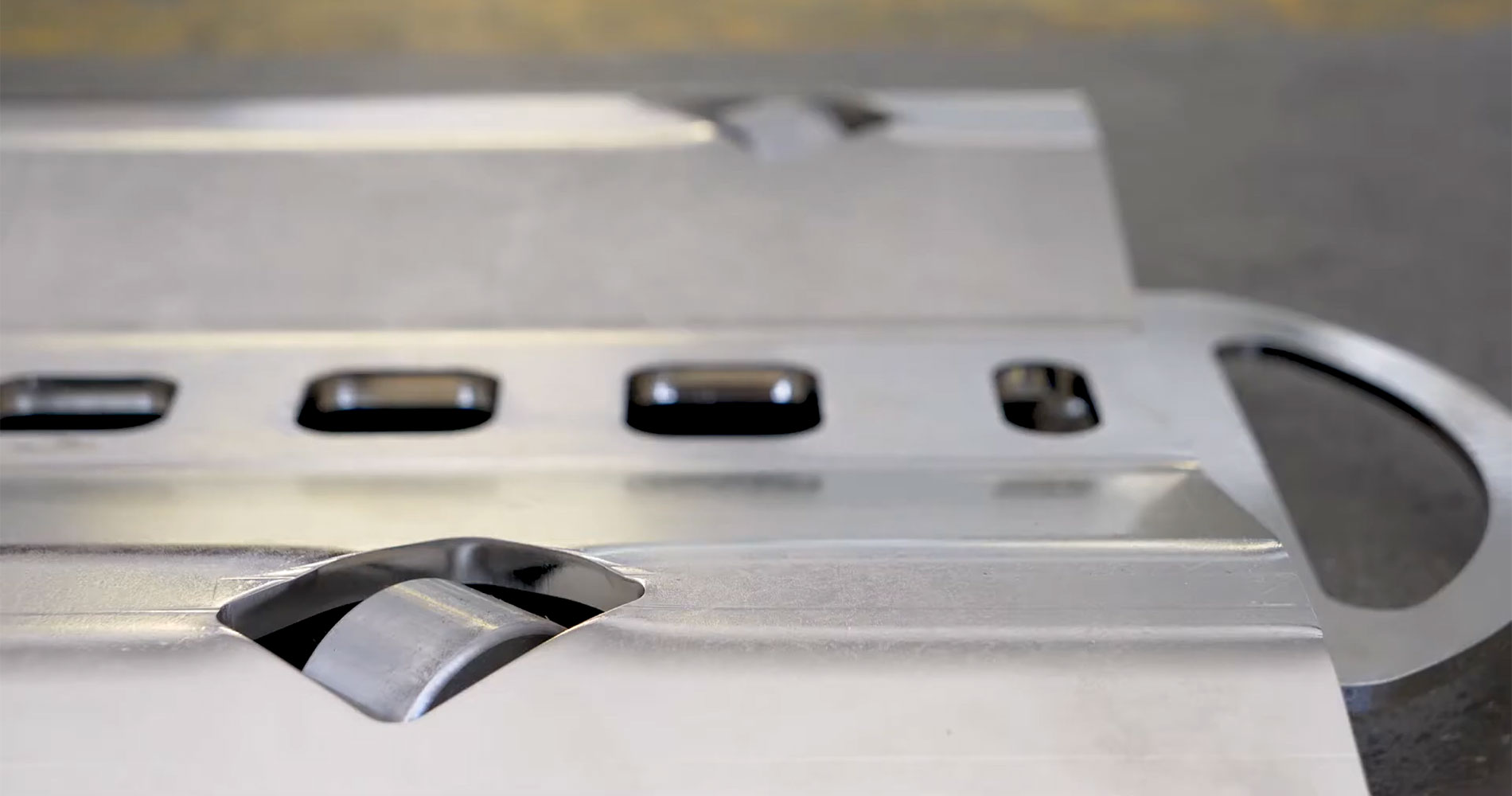 Material handling ancillary equipment | Rotating plate